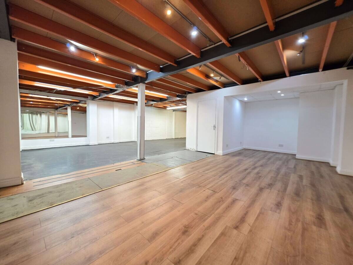 Light Industrial Unit 2493 Sq Ft In Basildon Essex With Versatile Space ...