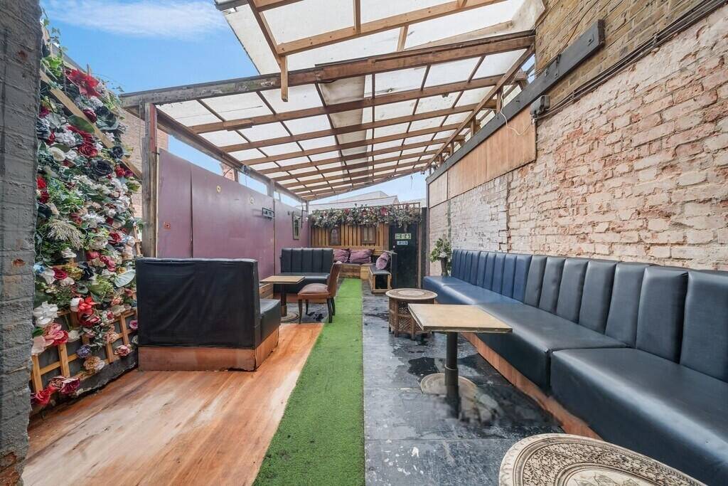 Shisha bar and restaurant for sale in North London with A3 and alcohol ...