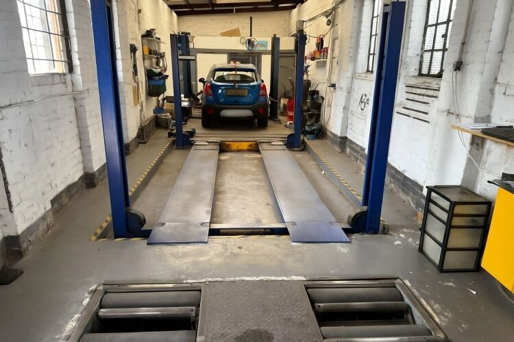 Leasehold MOT garage for sale in Birmingham West Midlands