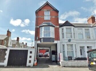 Cardiff, Car Garages & Workshops For Sale: 7 Available To Buy Now