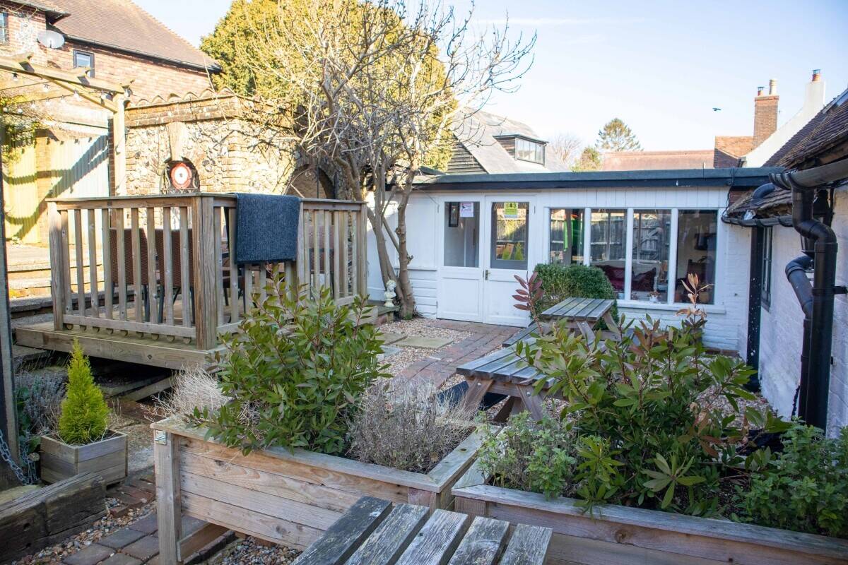 Grade II* Listed Pub, Restaurant & Hotel with 5 En-Suite Rooms in Elham ...